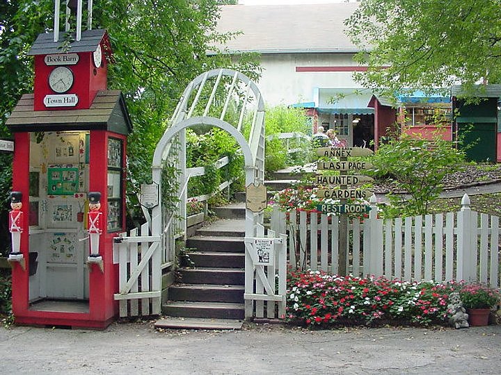 Book Barn | Visit CT