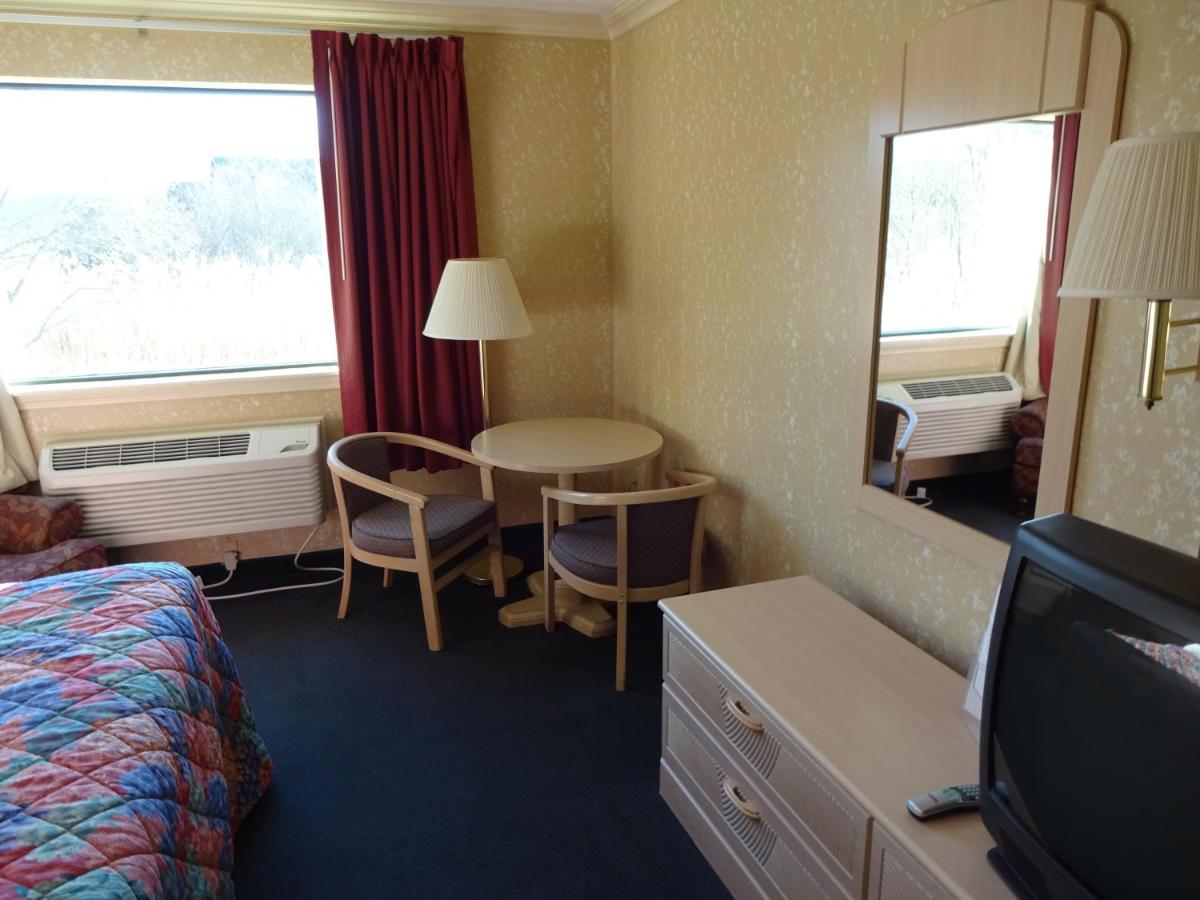 Hilltop Inn Express - Groton | Visit CT