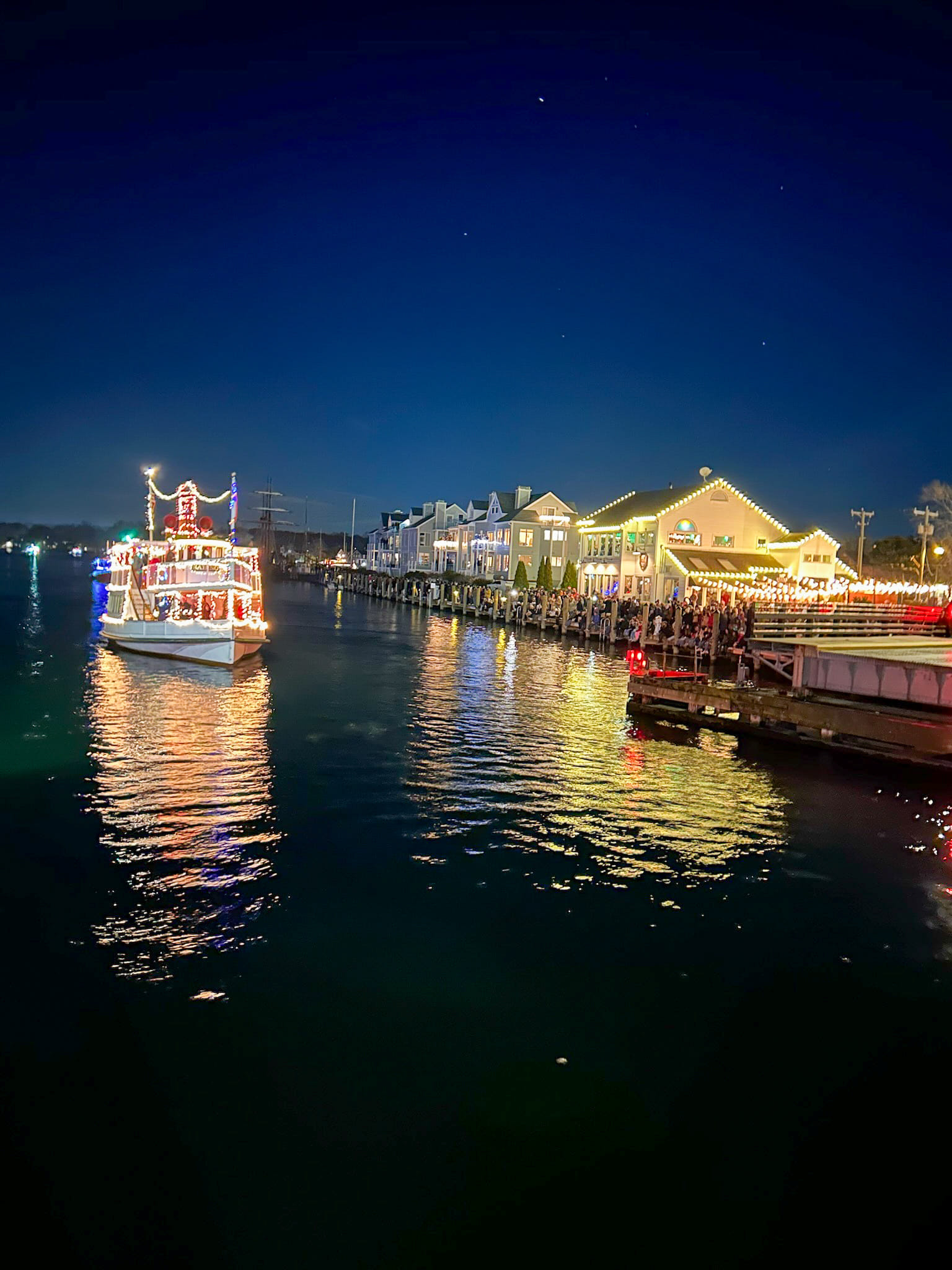 How to Have a Hallmark Holiday in Mystic, CT | CTvisit